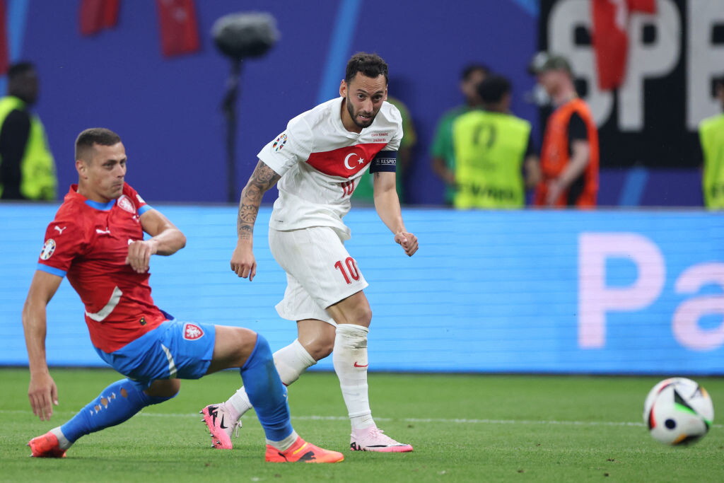 Rep. Ceca-Turchia 1-2: Calhanoglu e Tosun portano Montella agli ottavi