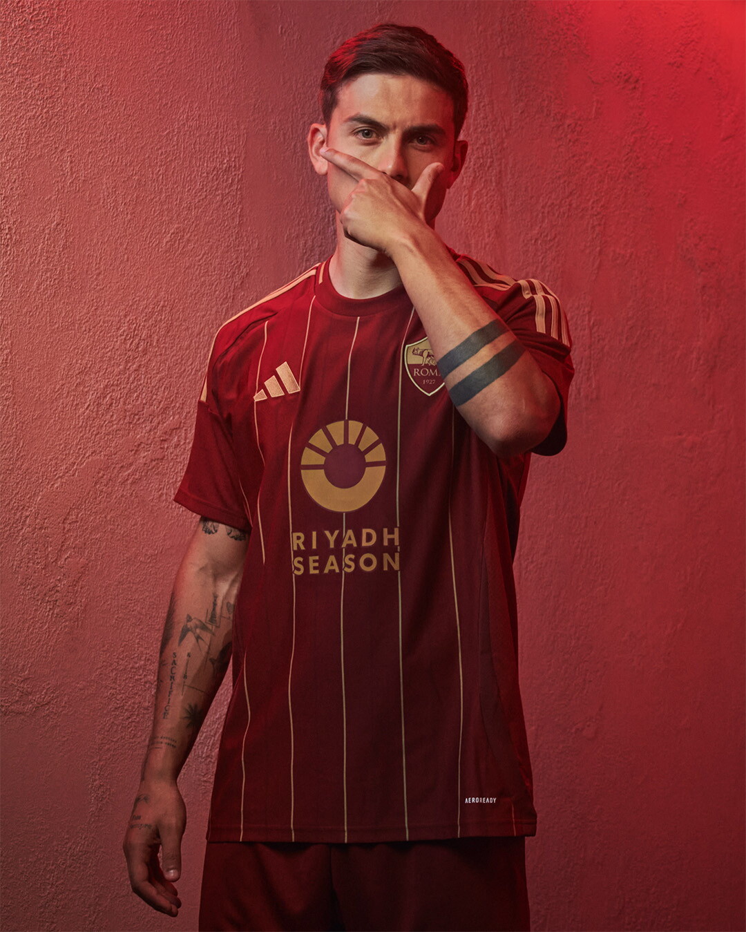 Roma, presentata la prima maglia 2024/25: ispirata al periodo di Campo ...